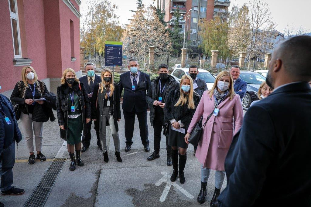 Poseta predstavnika državnih instituciјa fabrikama BAT Vranje i DIB ...